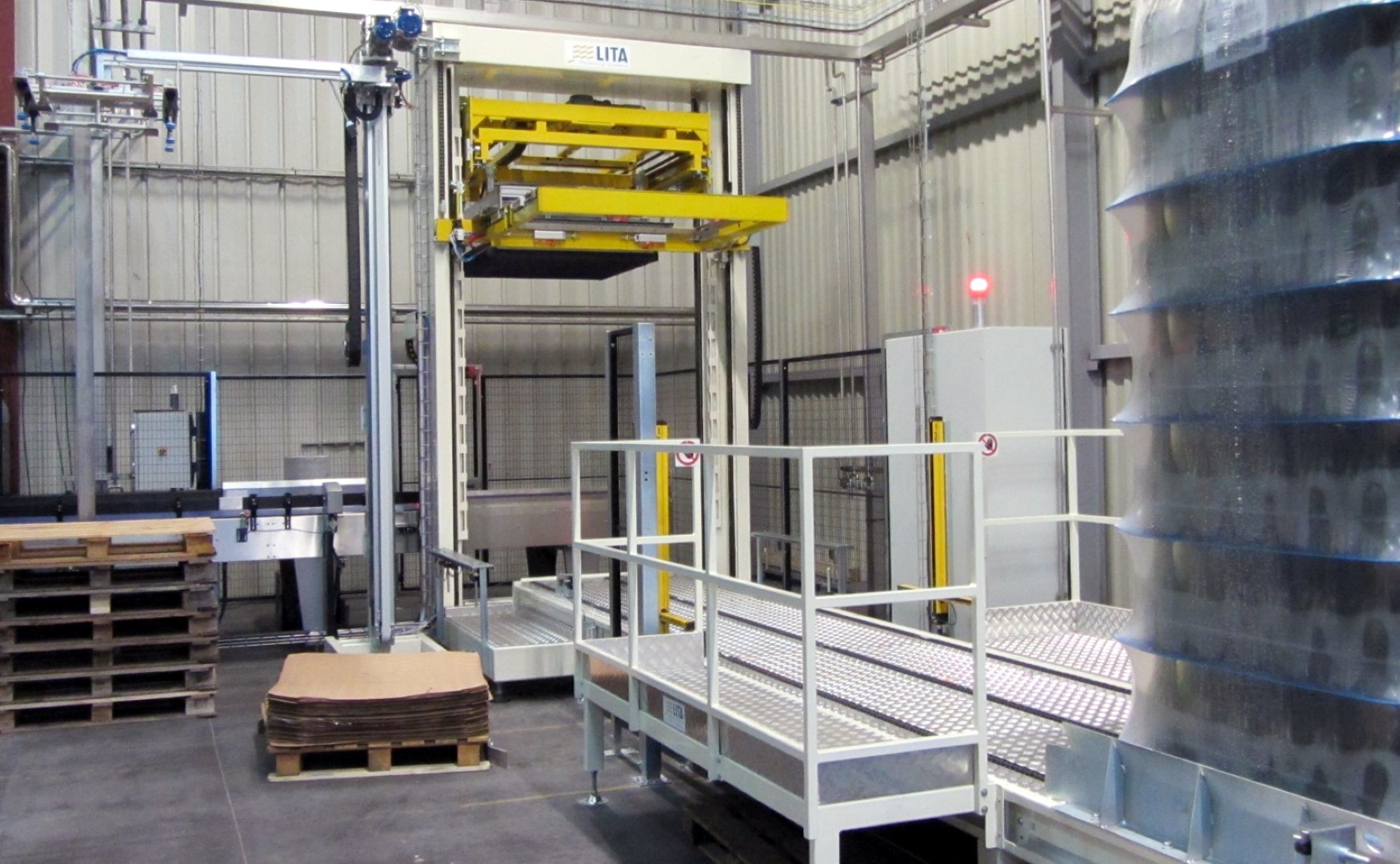 Depalletiser - Layer, Sweep & Robot | Engelmann & Buckham